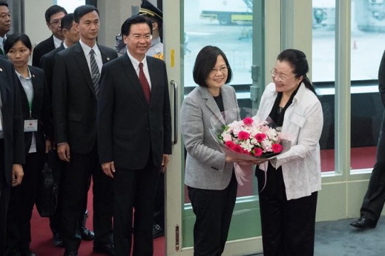 搶在川習會前 蔡總統實際上完成的是第二島鏈之旅 | 信傳媒