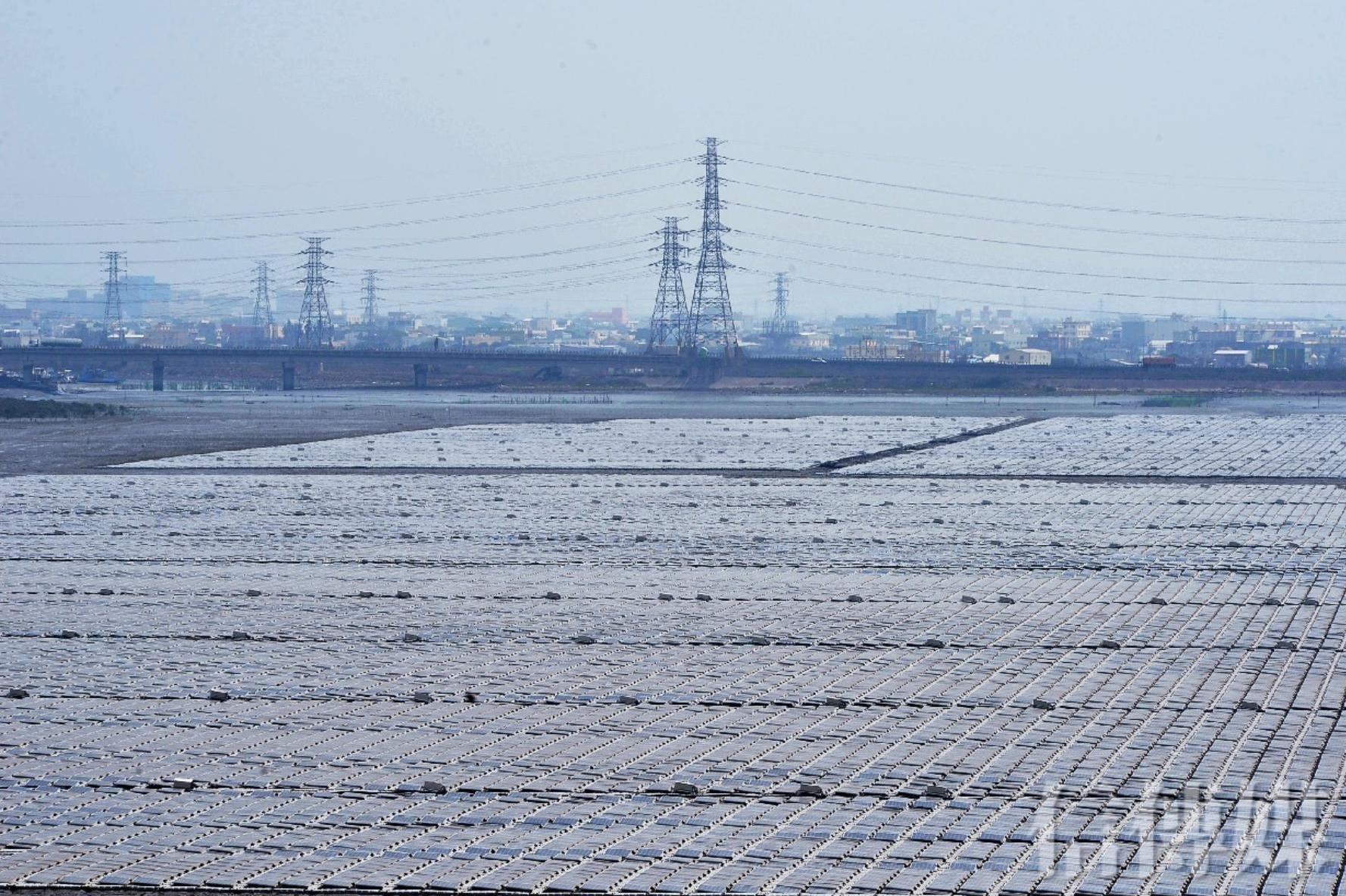 思想坦克》等待豬羊變色的台灣綠能產業 | 信傳媒