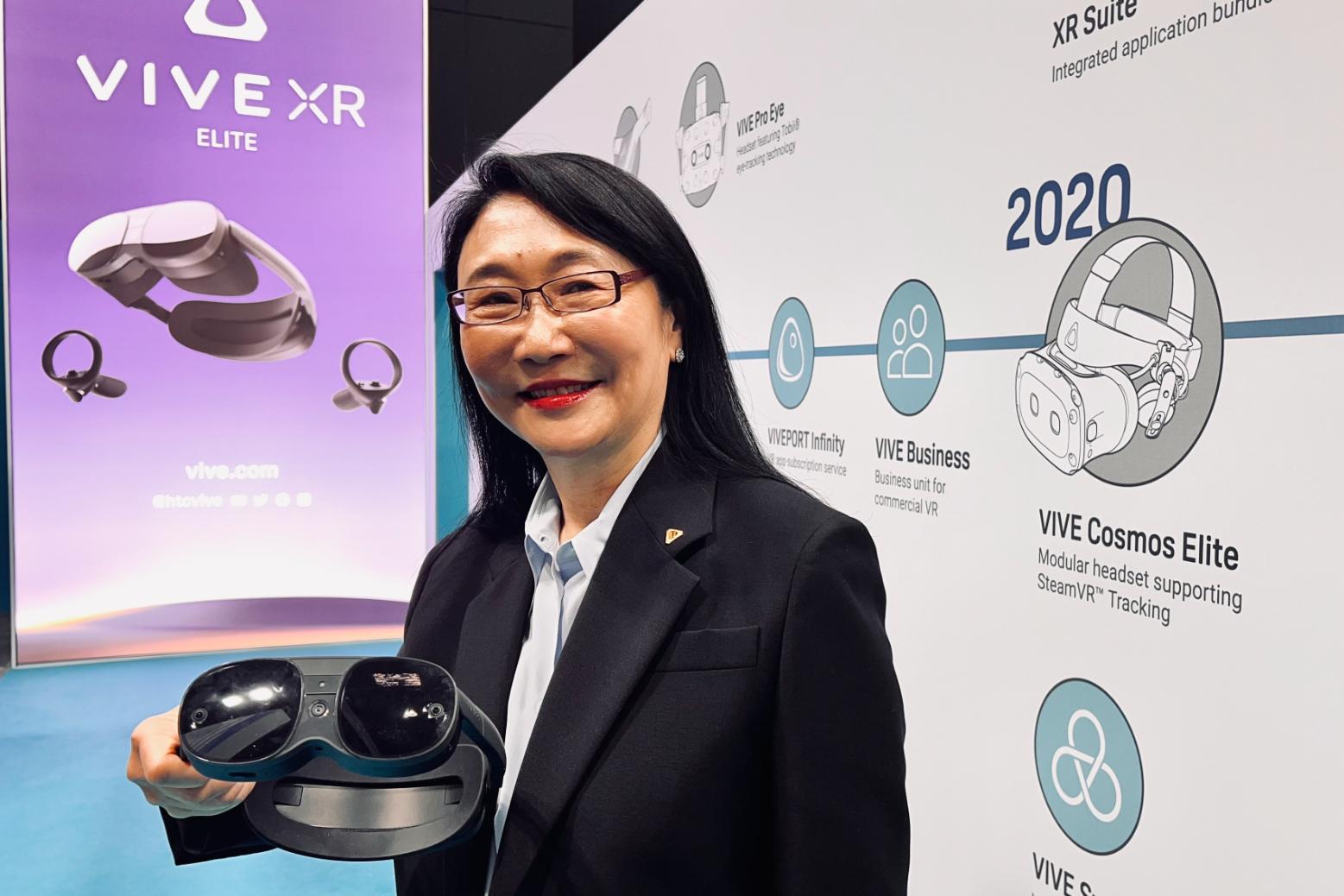 MWC大展》聯發科秀衛星網路手機晶片 王雪紅以VR助巴黎聖母院虛擬重建 | 信傳媒