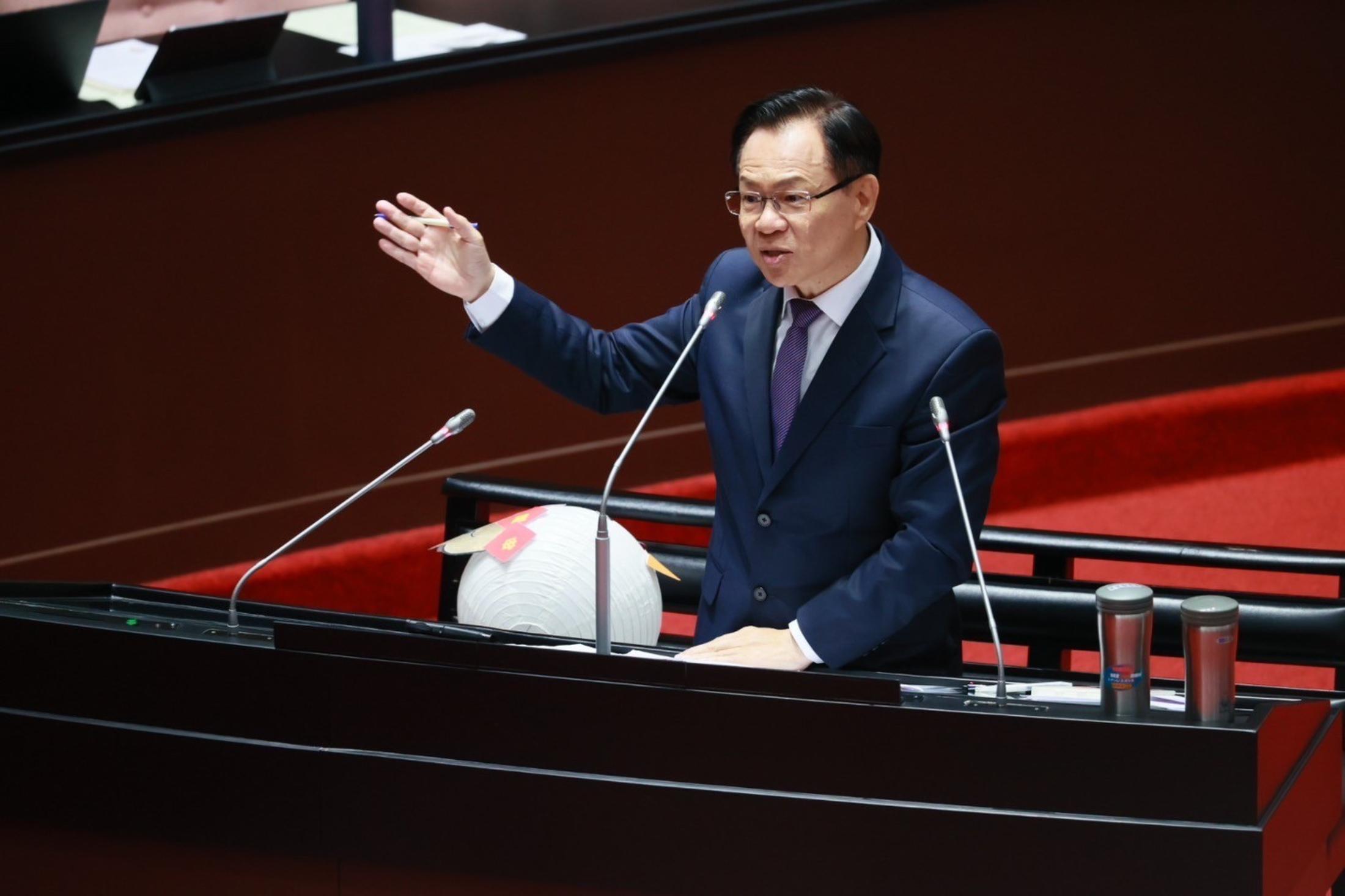 立院總質詢》張啟楷直球對決「520後會留任？」 陳建仁：與蔡英文同進退 | 信傳媒