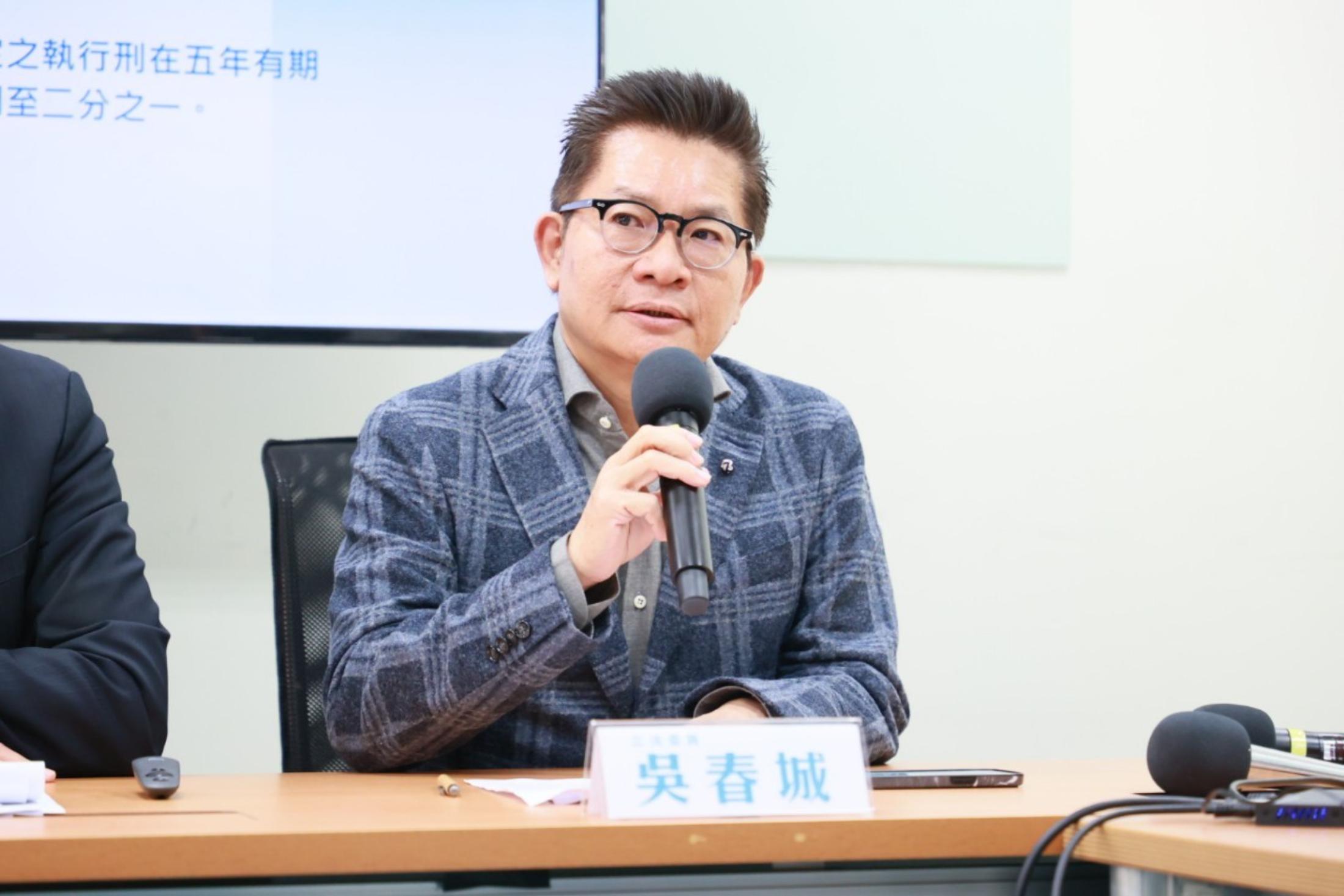 保母虐童案》吳春城喊話應落實「乳酪理論」修補破網 勿升溫到獵巫社工的地步 | 信傳媒